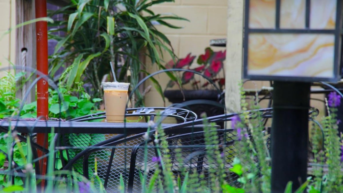 The Coffee Movement Is Happening Now at The Ragged Edge Coffee House ...